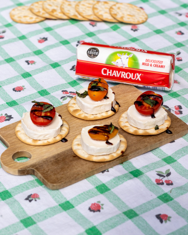 A GUIDE TO ESSENTIAL CHEESE AND CRACKER PAIRINGS | The Cheese Lover